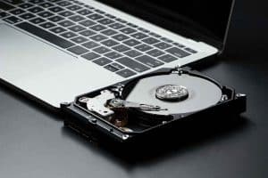 Hard Disk Adalah: Pengertian, Fungsi, Jenis dan Cara Kerja